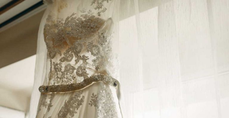 Remove Wedding Dress Wrinkles | Share your Sweet Story